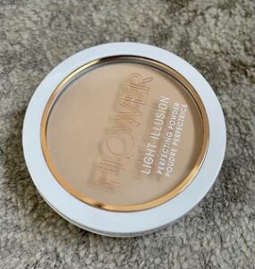 The Best Setting Powder for Mature Skin Over 40 - wizardingbeauty.com